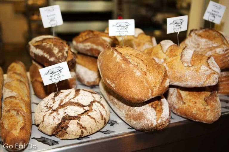 Freshly baked loaves of bread at St John Bread and Wine in London ...