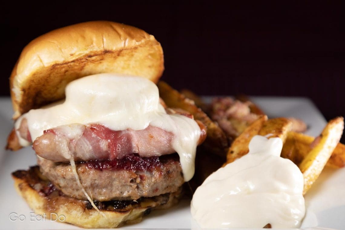 Delicious Christmas burger recipe | Go Eat Do