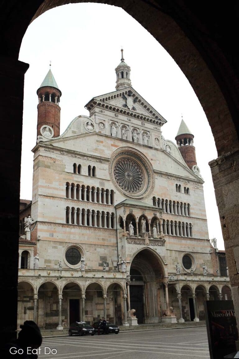 Cremona Cathedral at the Piazza del Comune | Go Eat Do