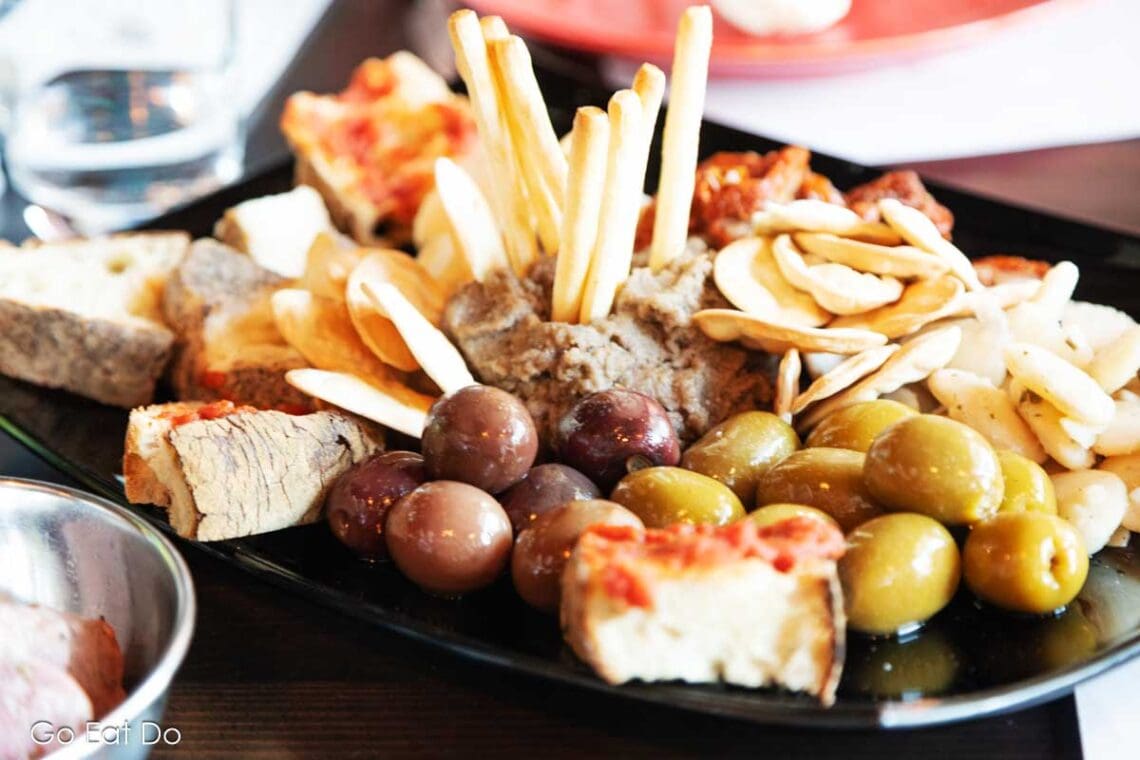 Maltese drinks & traditional food in Malta | Go Eat Do